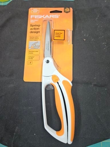 Spring Action Scissors Fiskars | WV Quilt Shop
